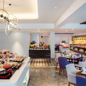 Le Meridien Goa, Calangute: 5 star Hotel with a Minimum Price 8381INR ...